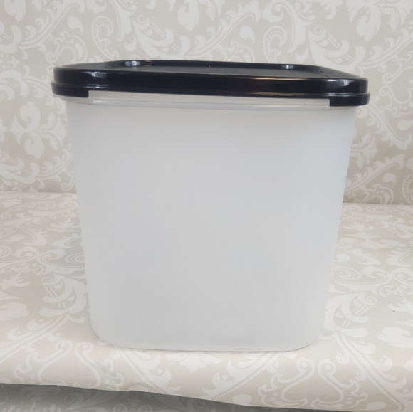 Tupperware | Storage & Organization | Nwt Tupperware Black And White ...